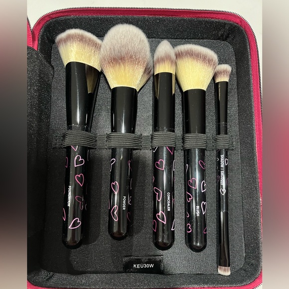 it cosmetics | Makeup | New It Cosmetics Brush Set | Poshmark